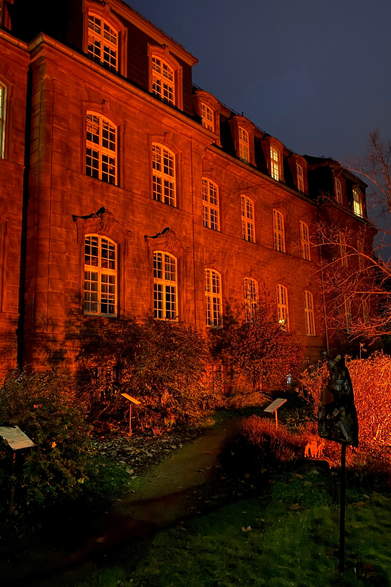 Landkreis Saarlouis Sichtbares Zeichen gegen Gewalt an Frauen